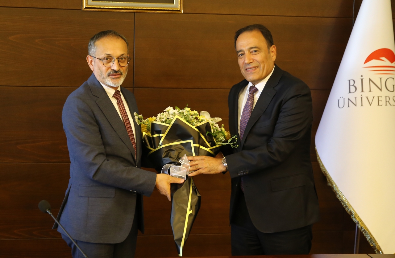 Bingöl Üniversitesi Rektörü Prof. Dr. Erdal Çelik göreve başladı