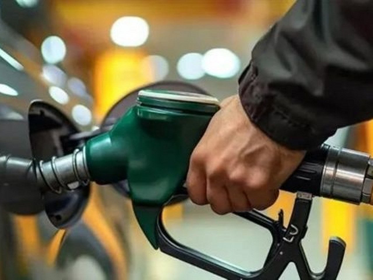 Petrol fiyatlarında dalgalanma: Benzine 74 kuruşluk zam gelmesi ...