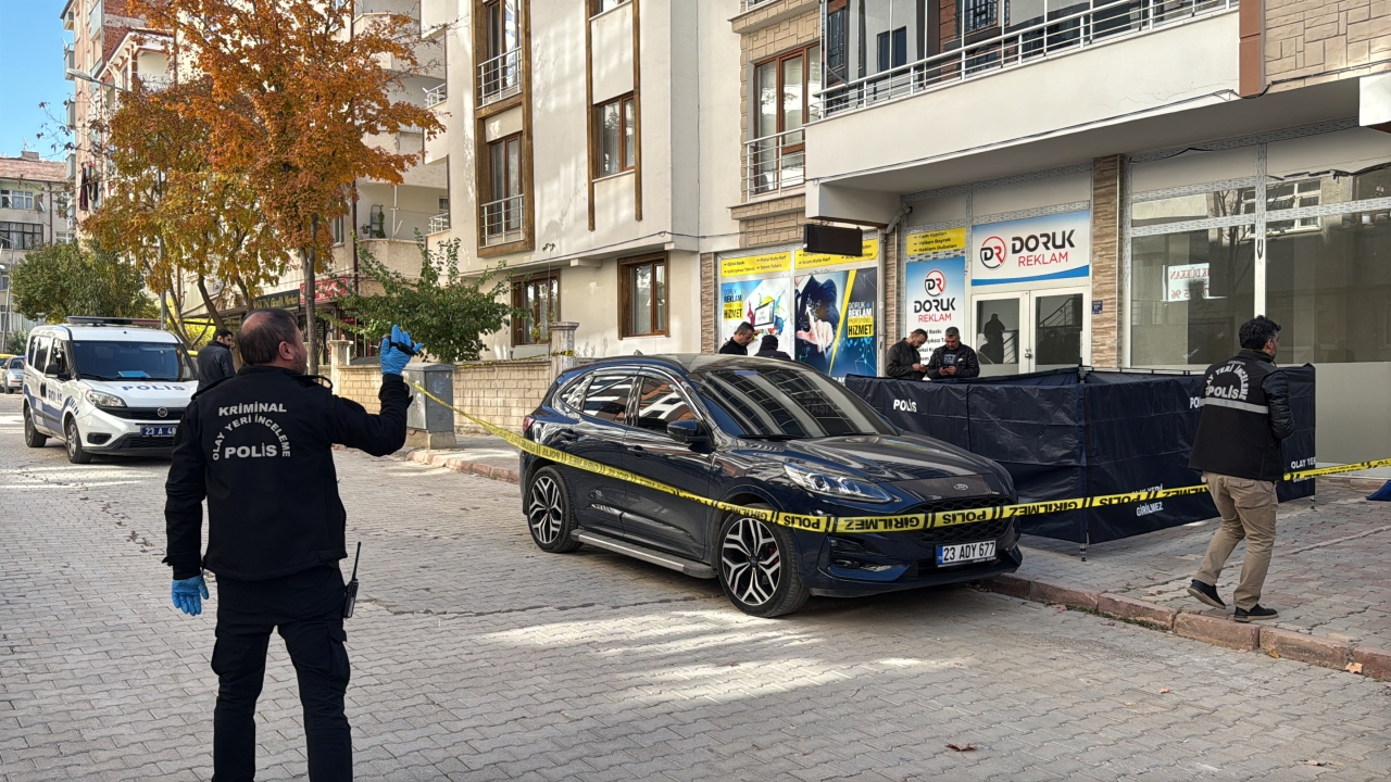 Elazığ’da Balkondan Düşen 85 Yaşındaki Hasan Özer Hayatını Kaybetti ...